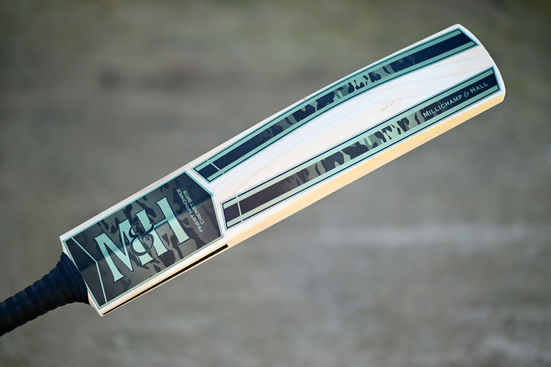 Millichamp and Hall F100 (PRO) Cricket Bat